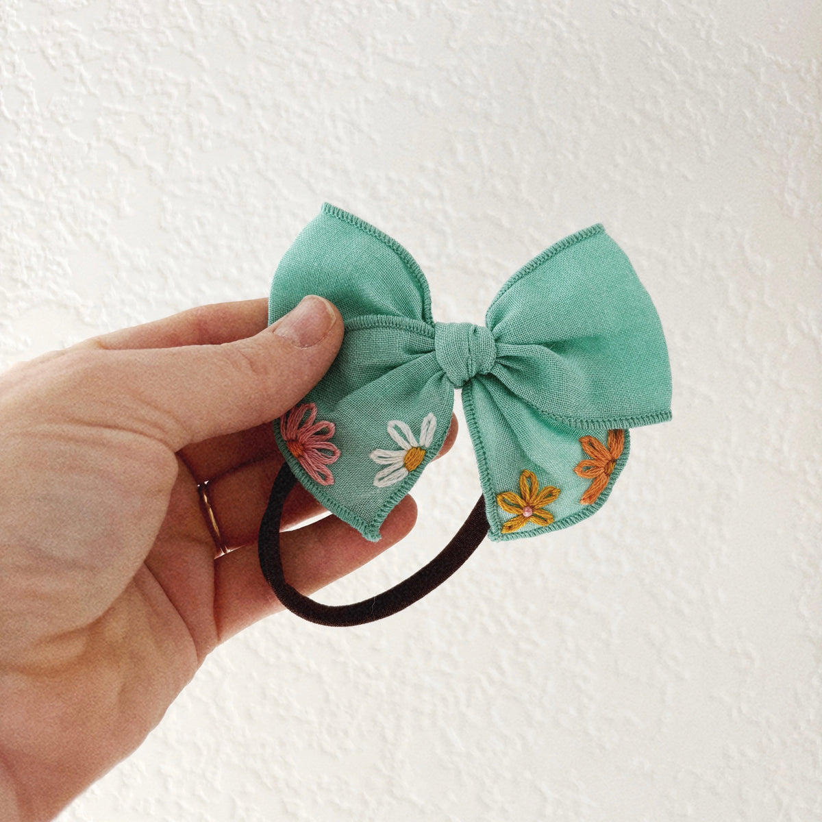 Embroidered Petite Fable Headband POOL PARTY with multi-flowers - Shad ...